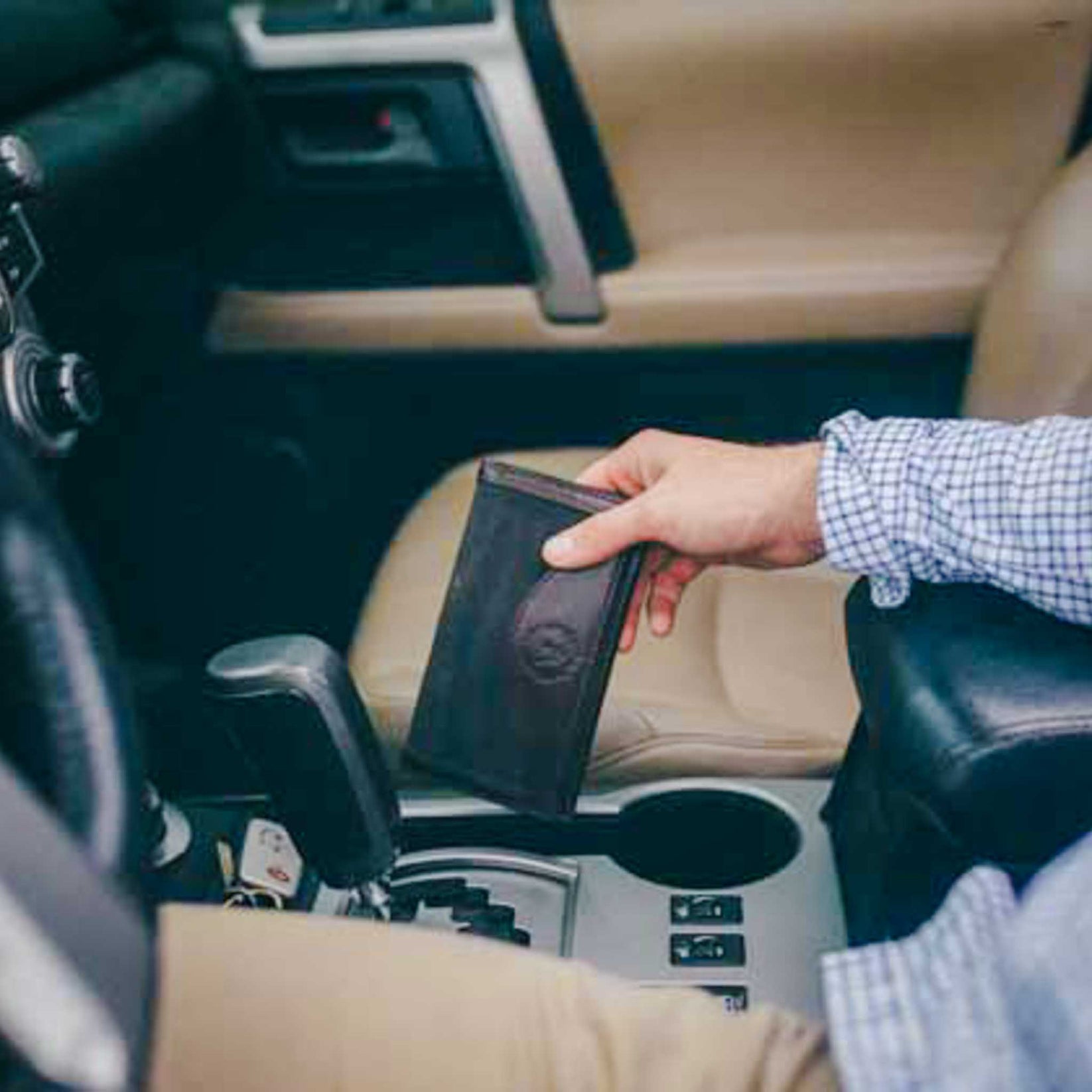 ESSENTIALS COAT WALLET – Wren and Ivy